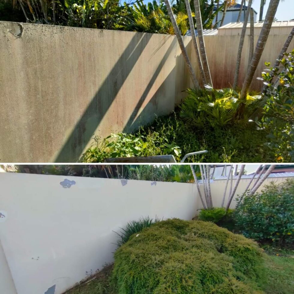 Fence Cleaning - Waterbomb Pressure Blasting